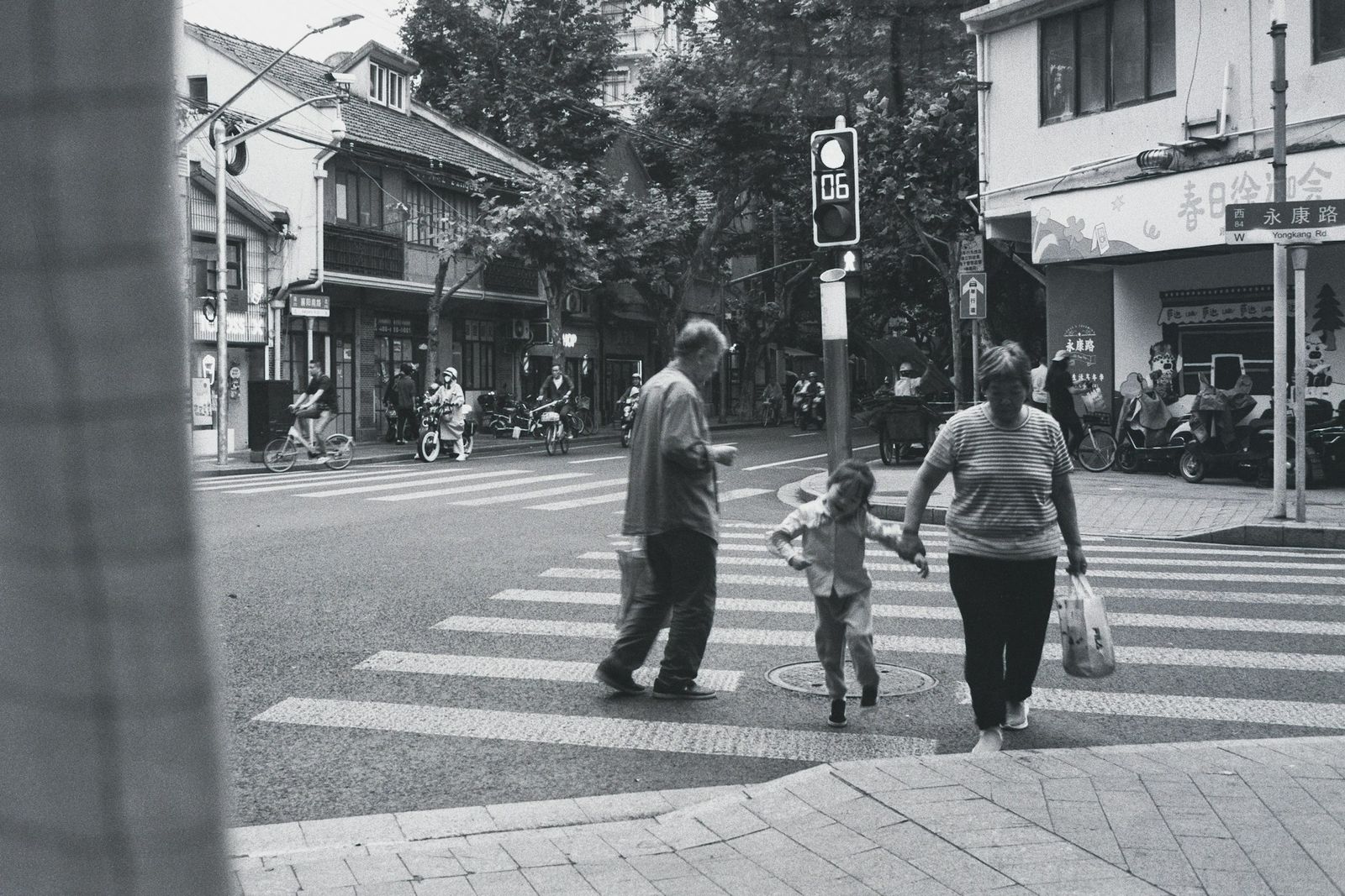 30 Essential Speak About the Photo Examples with High-Scoring Answers