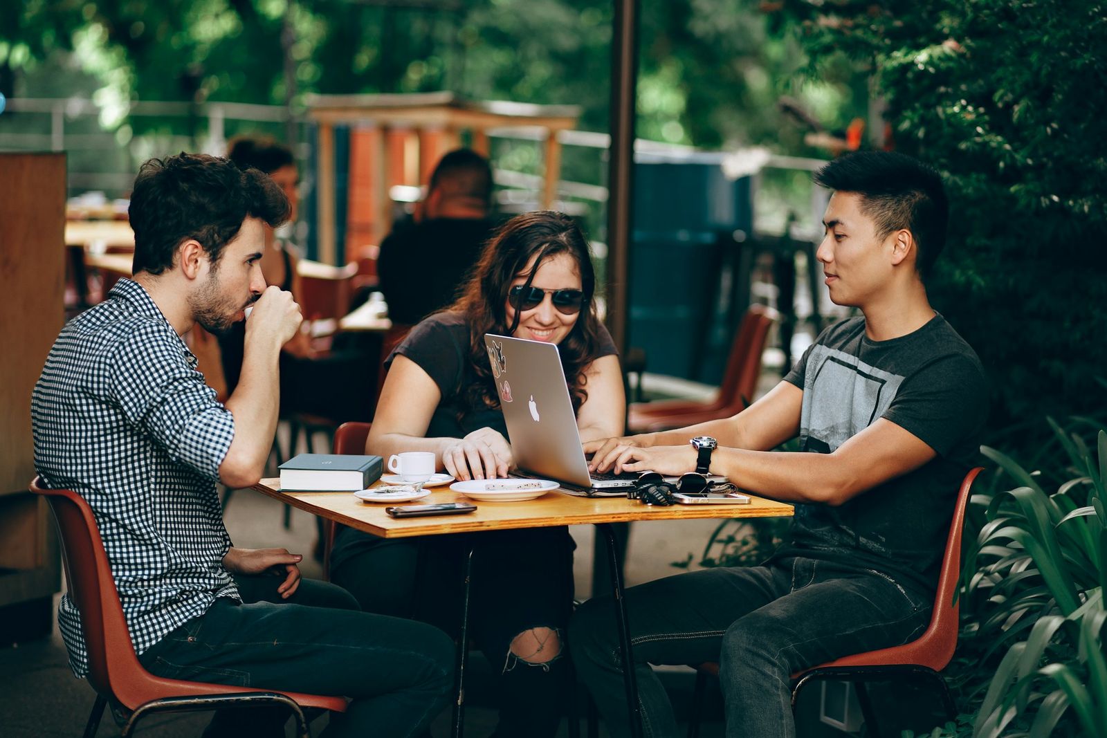 30 Essential Speak About the Photo Examples with High-Scoring Answers
